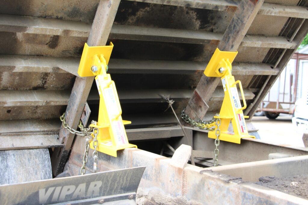 What Every Mechanic Should Know About Dump Bed Support Systems ...